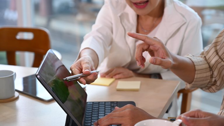 Expert User Experience Research Solutions